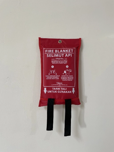 Fire Blanket / Selimut Api Tonata 1,2 x 1,2 m